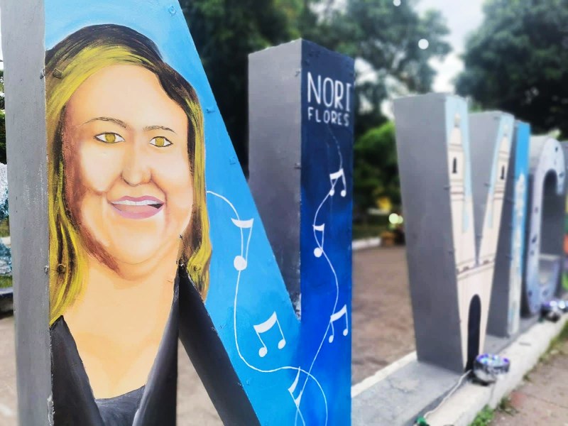 Polémica por retrato “mal pintado” de Nory Flores en parque de San ...
